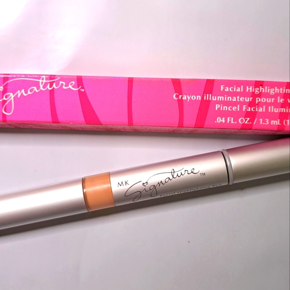 Mary Kay | Makeup | Mary Kay Facial Highlighting Pen Shade 3 | Poshmark